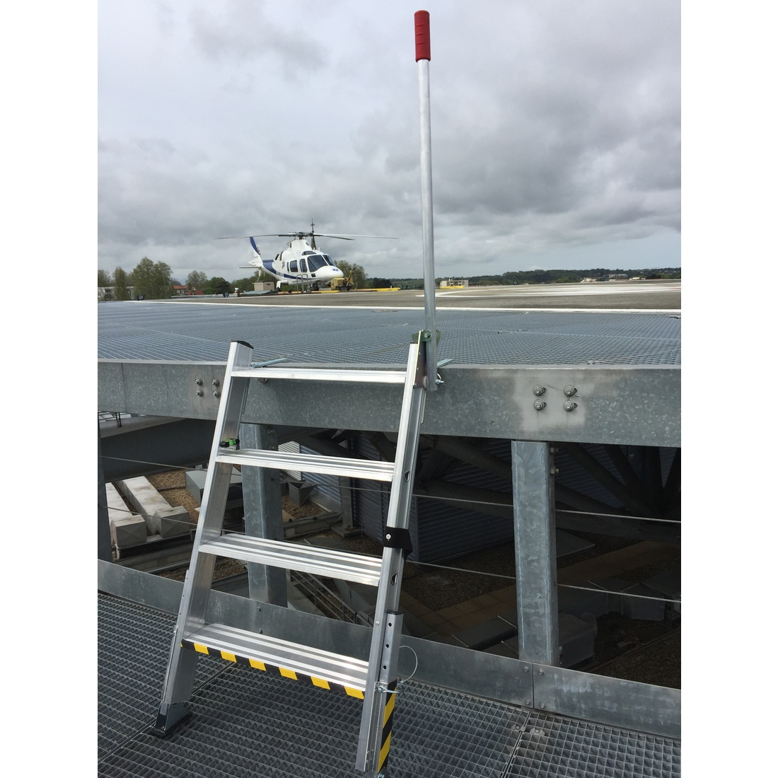 LTC truck access ladder - Truck ladders : Echelle Canada