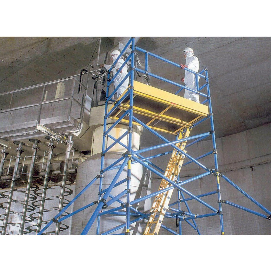 Fibre rolling scaffolding - Rolling scaffolding : Echelle Canada
