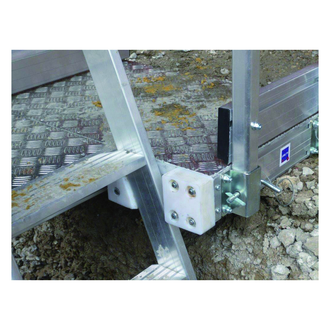 Secure platform for access on excavations and trenches - Bespoke ...