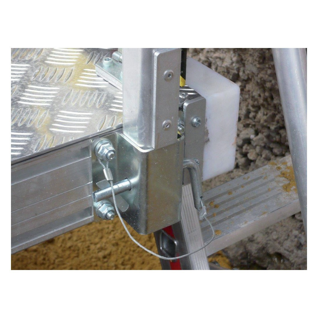 Secure platform for access on excavations and trenches - Bespoke ...